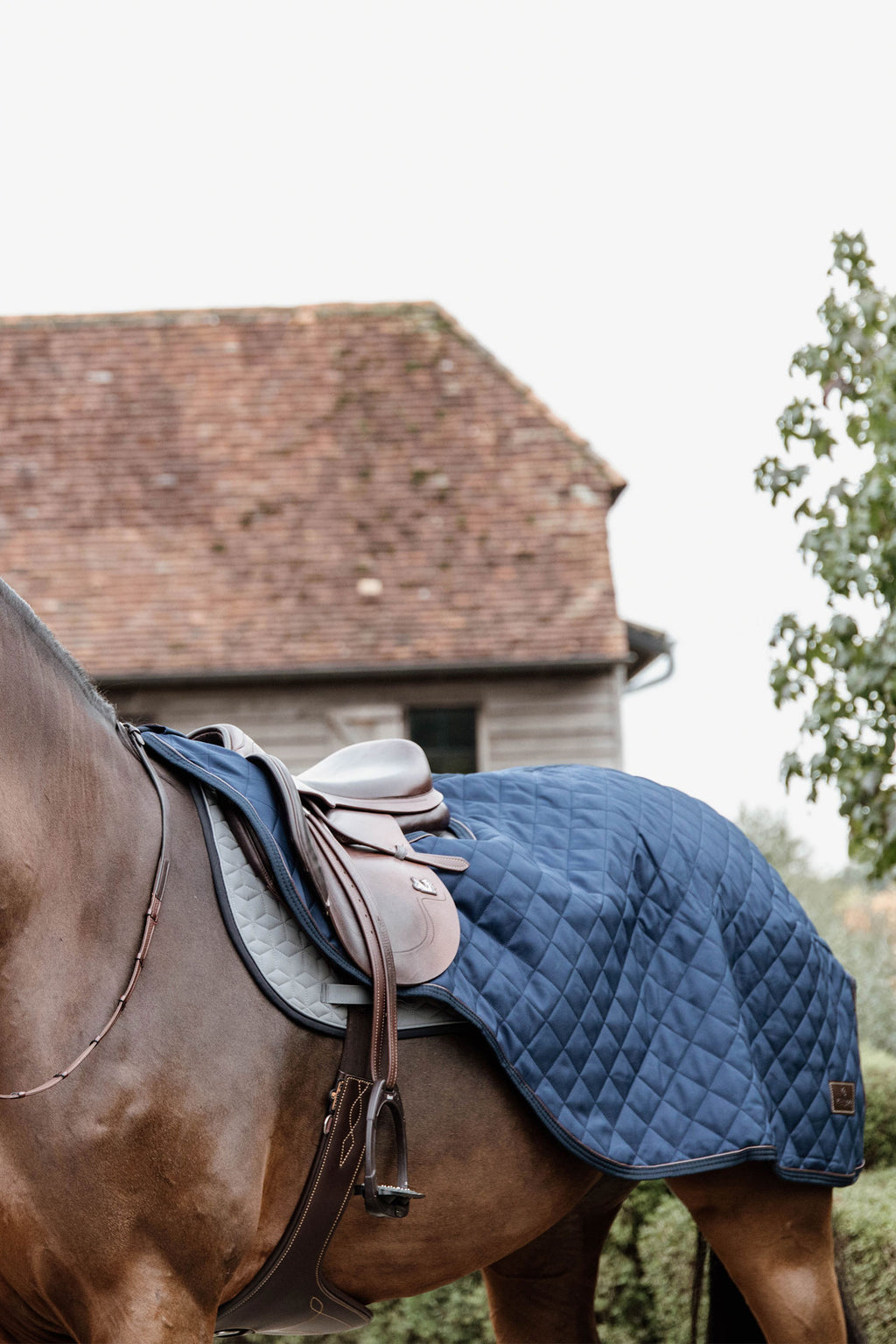 Ridtäcke 160g Navy – Svensk Ridsport